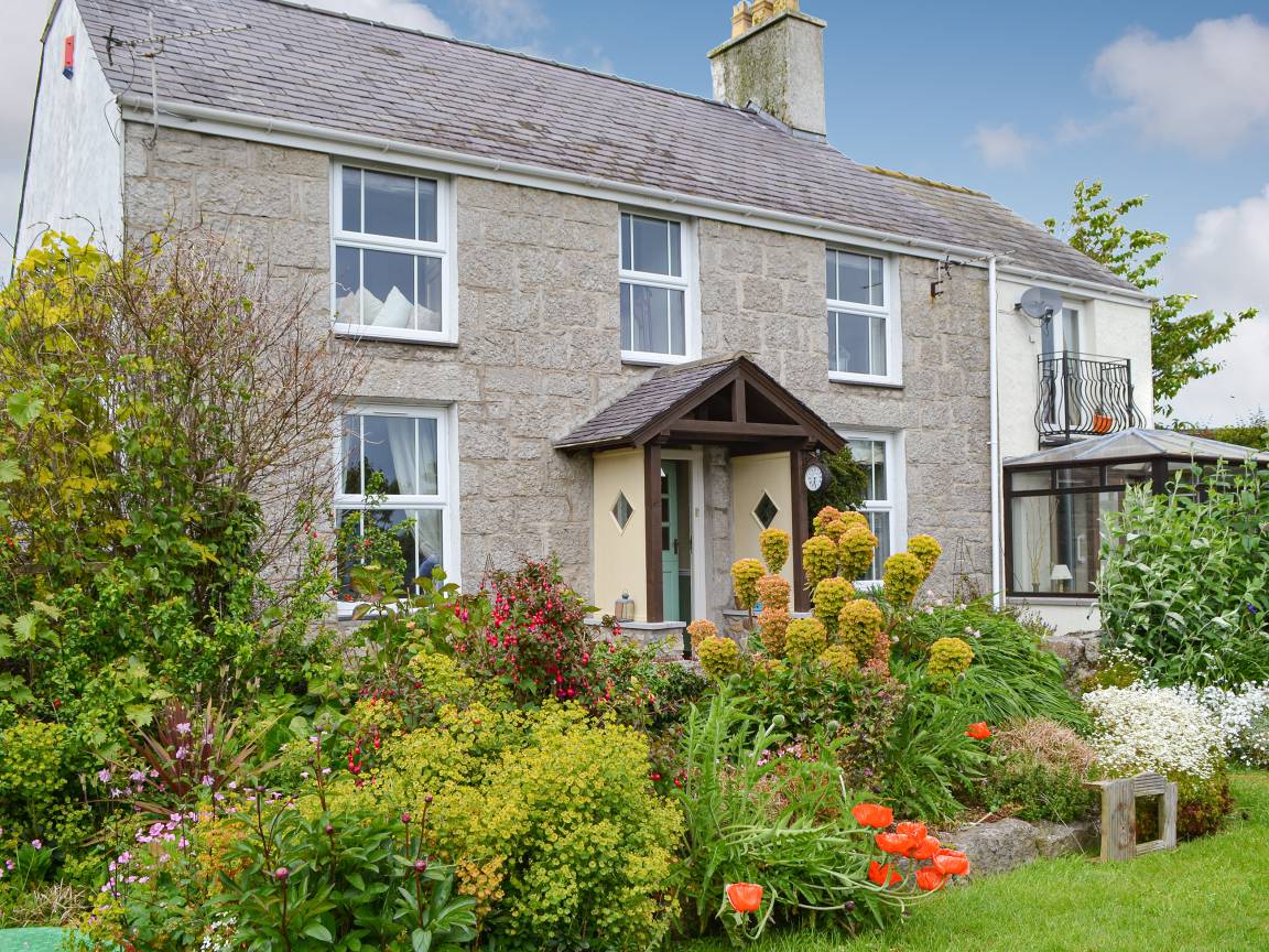 Cottage ∙ 4 Bedrooms ∙ 9 Guests - Benllech