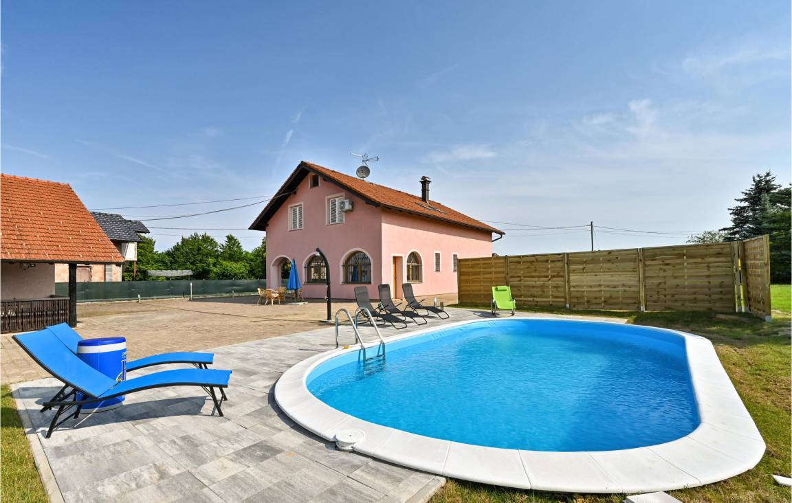 181 M² House ∙ 3 Bedrooms ∙ 9 Guests - Zlatar