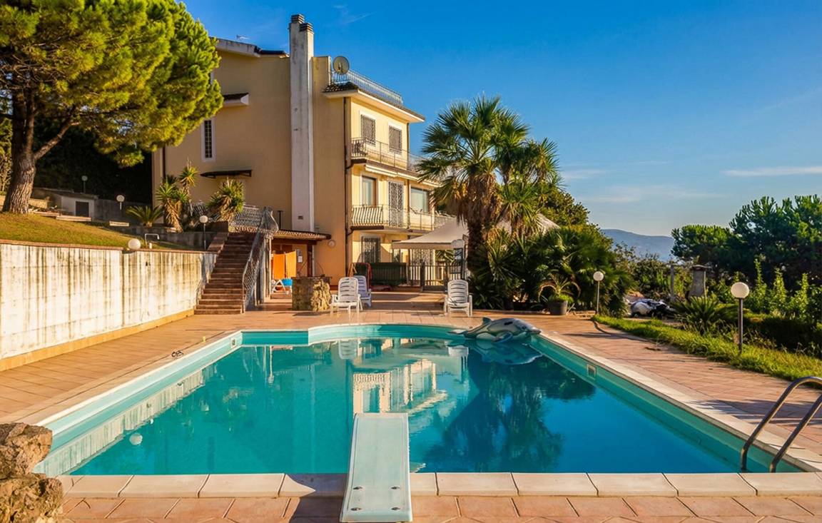 200 M² Duplex ∙ 5 Chambres ∙ 13 Personnes - Agropoli