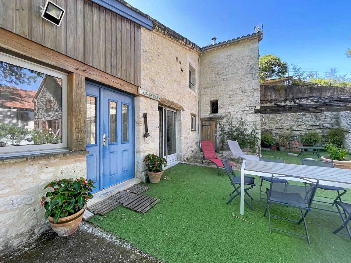 156 M² House ∙ 3 Bedrooms ∙ 8 Guests - Moissac