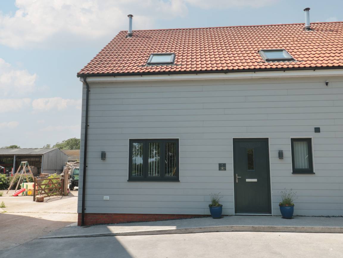 Cottage ∙ 2 Bedrooms ∙ 4 Guests - Burnham-on-Sea