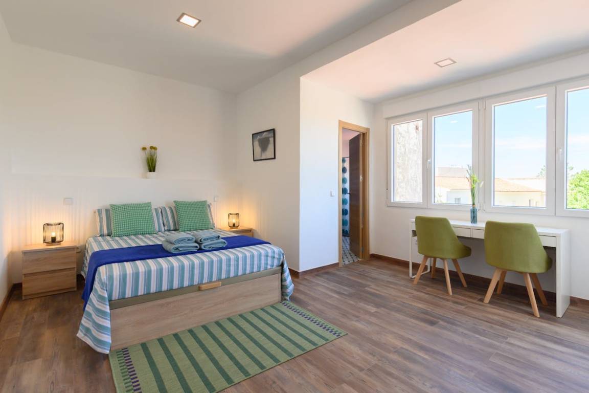 75 M² Apartamento ∙ 3 Habitaciones ∙ 6 Huéspedes - Tres Cantos