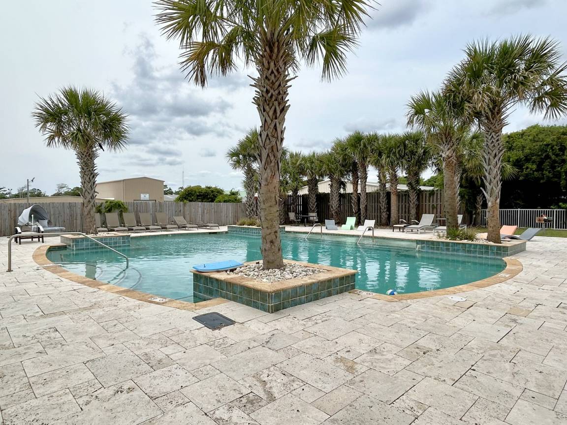 Maison De Vacances ∙ 4 Chambres ∙ 12 Personnes - Oak Island, NC