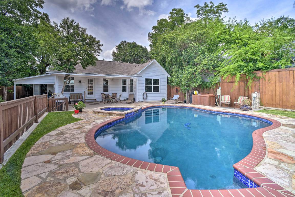 97 M² House ∙ 3 Bedrooms ∙ 6 Guests - San Antonio, TX