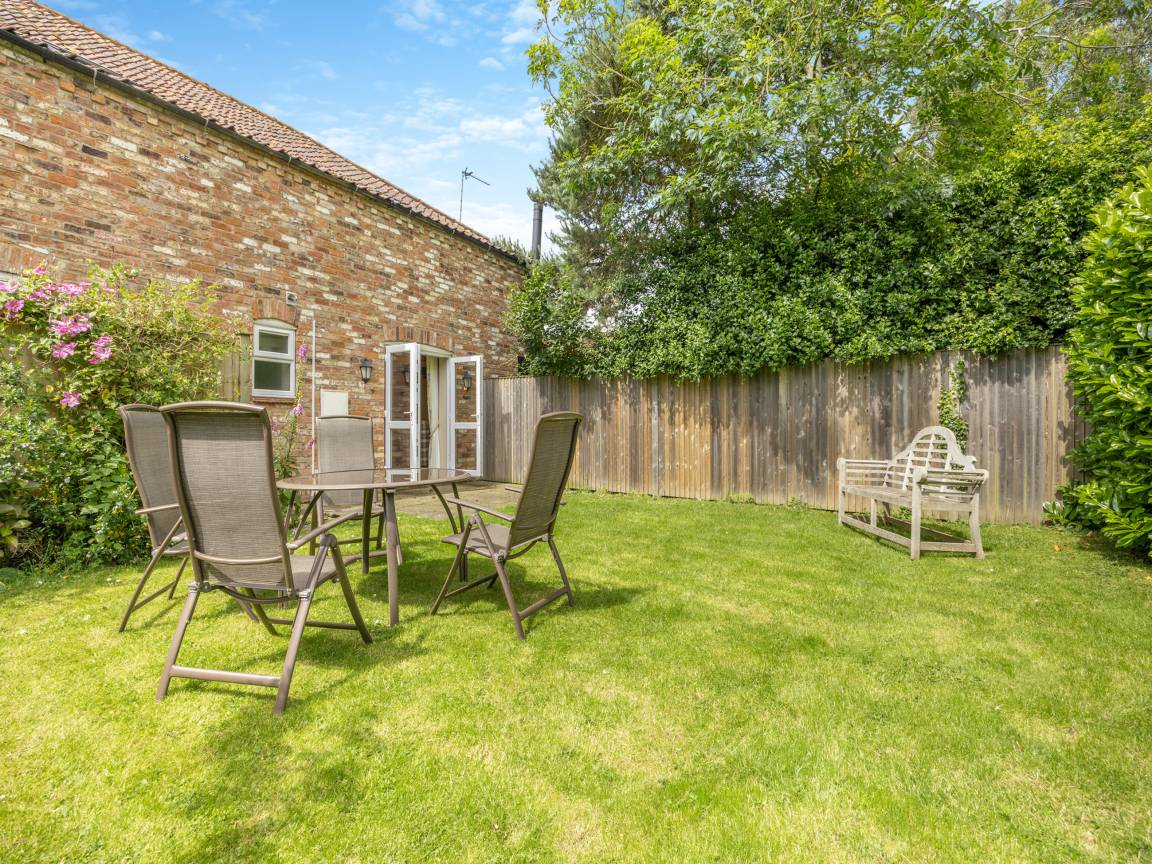 Cottage ∙ 2 Bedrooms ∙ 4 Guests - Lincolnshire