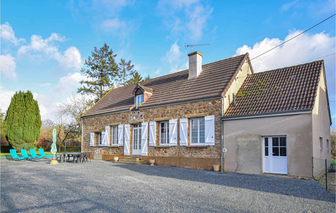 150 M² House ∙ 4 Bedrooms ∙ 8 Guests - Doville