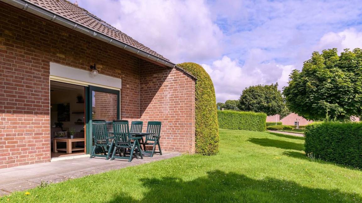 70 M² Huis ∙ 2 Slaapkamers ∙ 4 Gasten - Heerlen