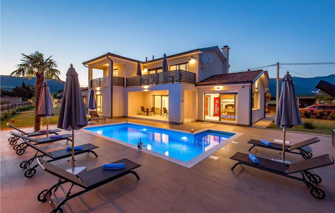 150 M² Ferienhaus ∙ 4 Schlafzimmer ∙ 8 Gäste - Rijeka