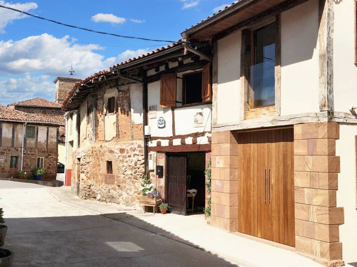 200 M² Ferienhaus ∙ 4 Schlafzimmer ∙ 12 Gäste - Villafranca Montes de Oca