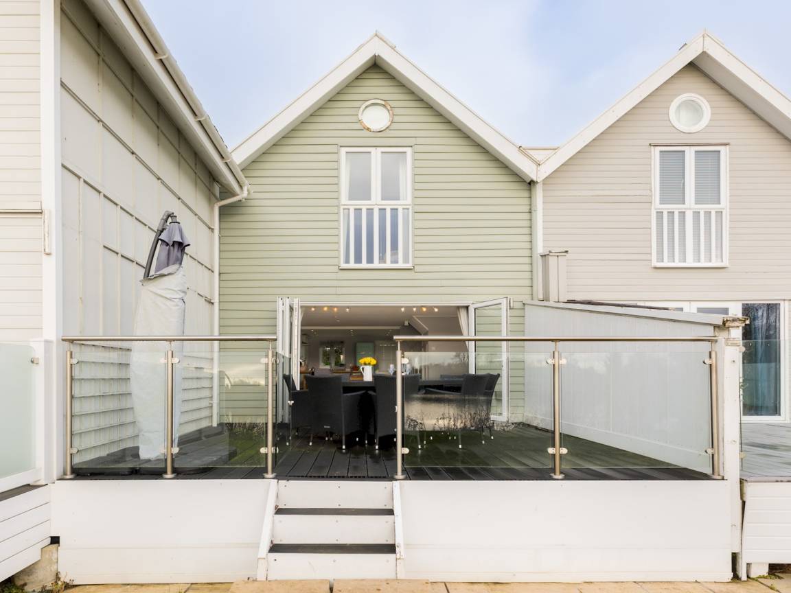 93 M² House ∙ 3 Bedrooms ∙ 6 Guests - South Cerney