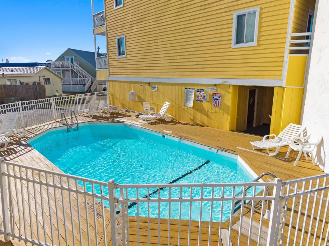 Apartment ∙ 2 Bedrooms ∙ 5 Guests - Carolina Beach, NC