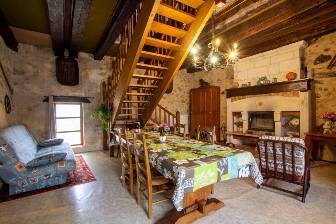 130 M² Gîte ∙ 2 Chambres ∙ 6 Personnes - Nontron