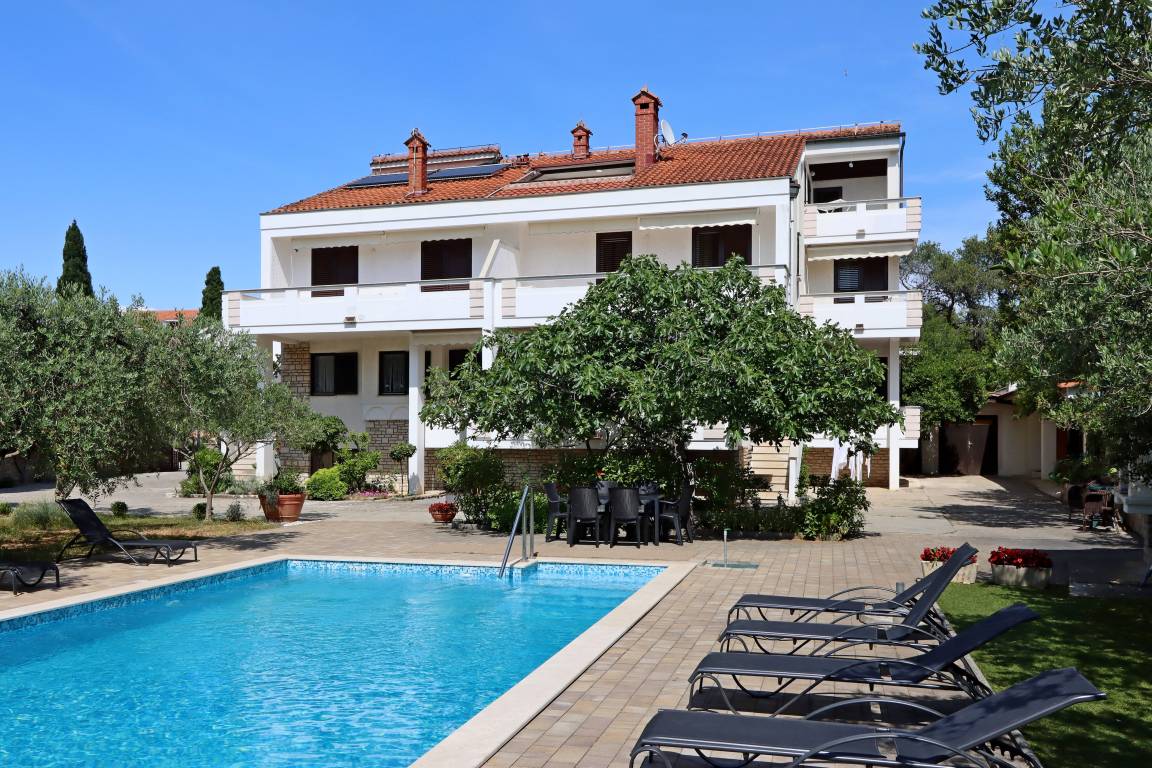 38 M² Apartment ∙ 1 Bedroom ∙ 4 Guests - Caska