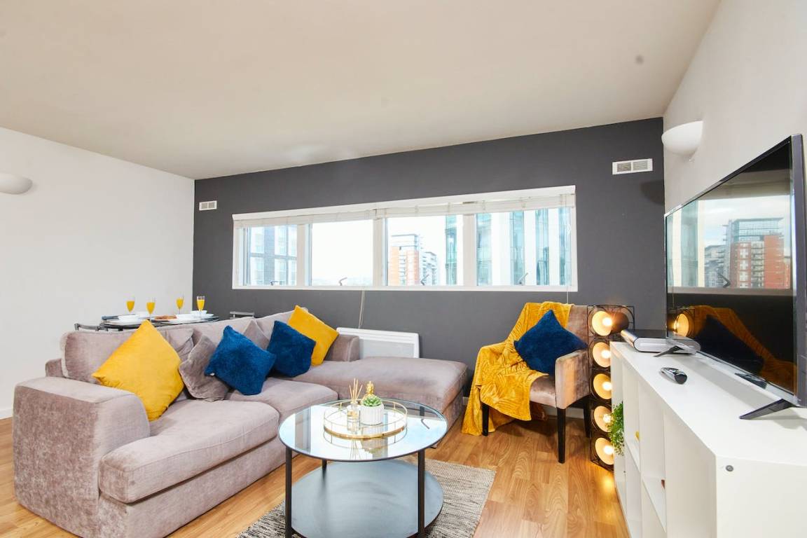 61 M² Apartment ∙ 2 Bedrooms ∙ 4 Guests - Leeds