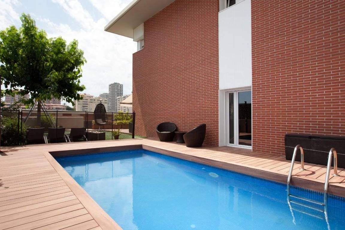 247 M² Villa ∙ 4 Chambres ∙ 8 Personnes - Sant Adrià de Besòs