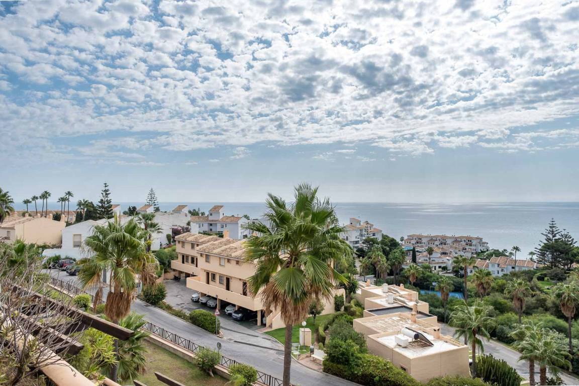 106 M² Apartamento ∙ 2 Habitaciones ∙ 6 Huéspedes - Fuengirola