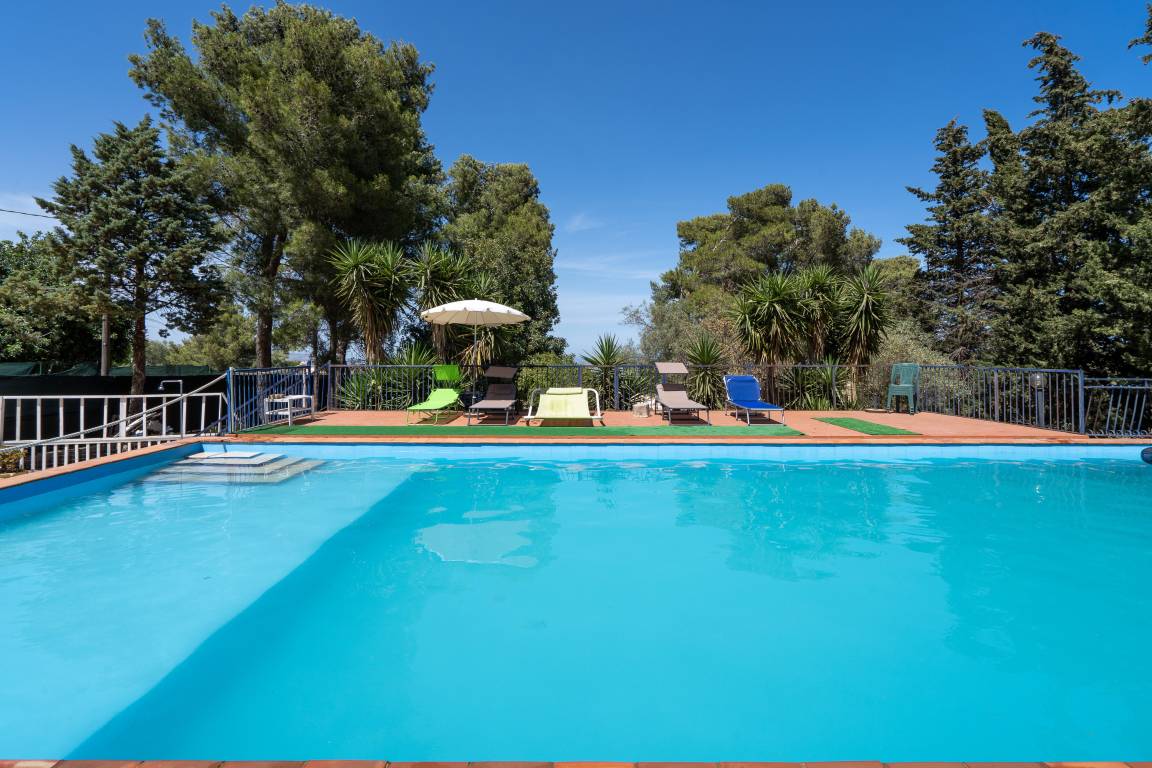 145 M² Maison De Vacances ∙ 5 Chambres ∙ 15 Personnes - Noto