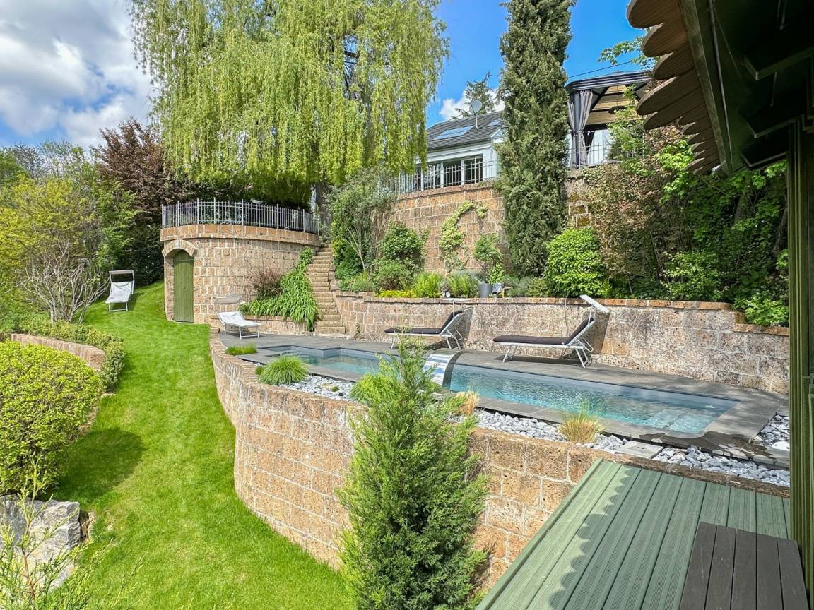 150 M² House ∙ 2 Bedrooms ∙ 4 Guests - Stuttgart