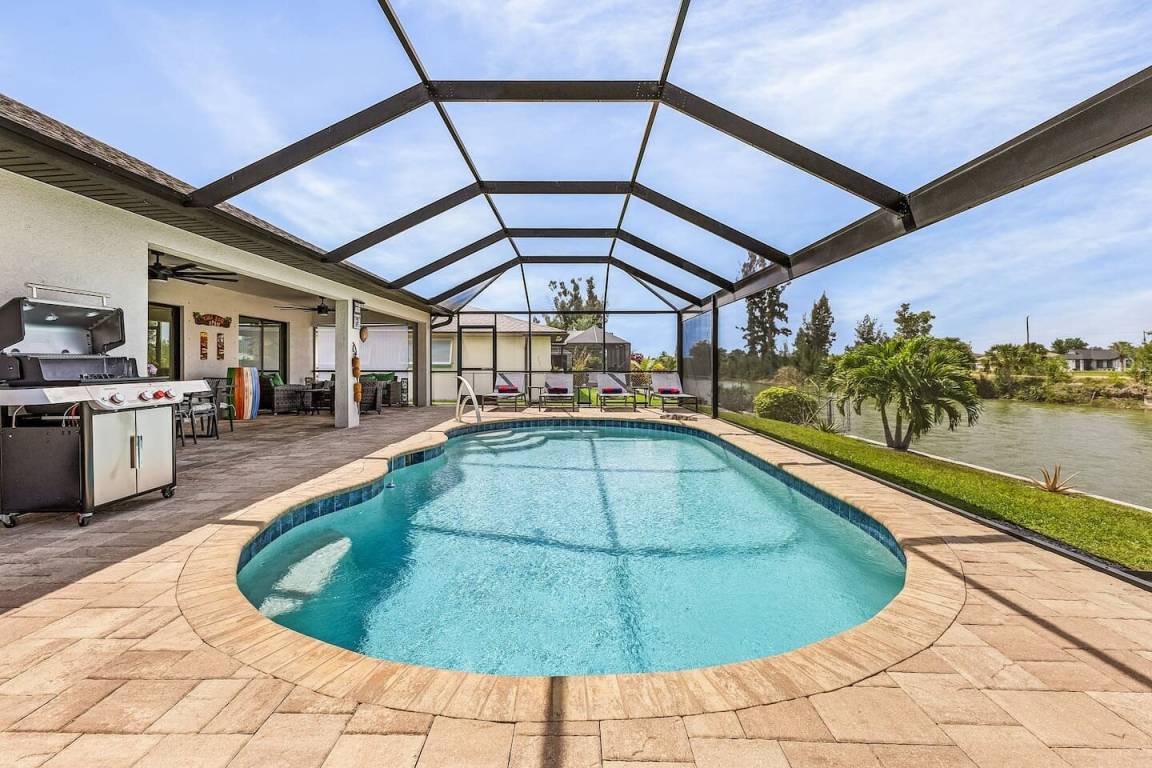 160 M² Villa ∙ 4 Bedrooms ∙ 7 Guests - Cape Coral, FL