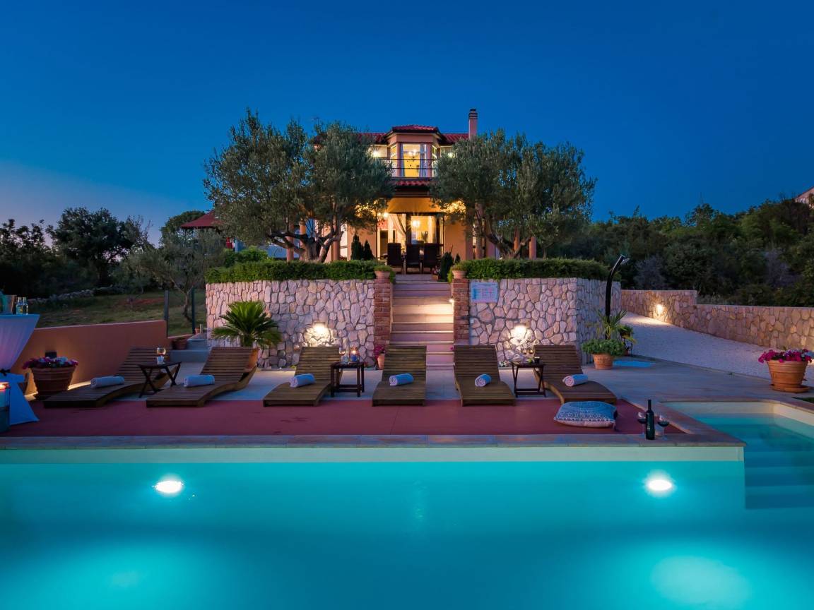 219 M² Maison De Vacances ∙ 4 Chambres ∙ 8 Personnes - Šibenik