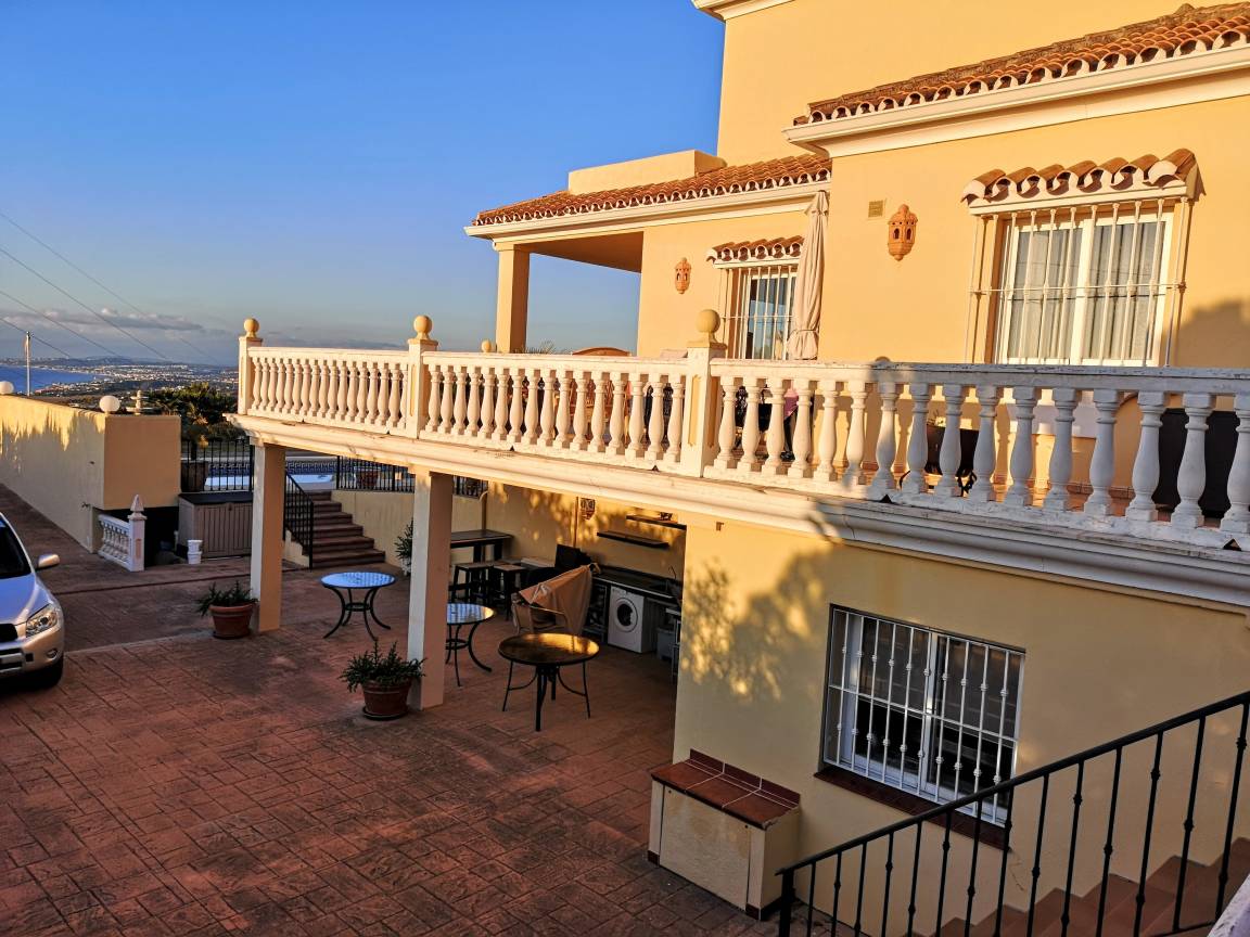 80 M² Ferienwohnung ∙ 1 Schlafzimmer ∙ 4 Gäste - Estepona