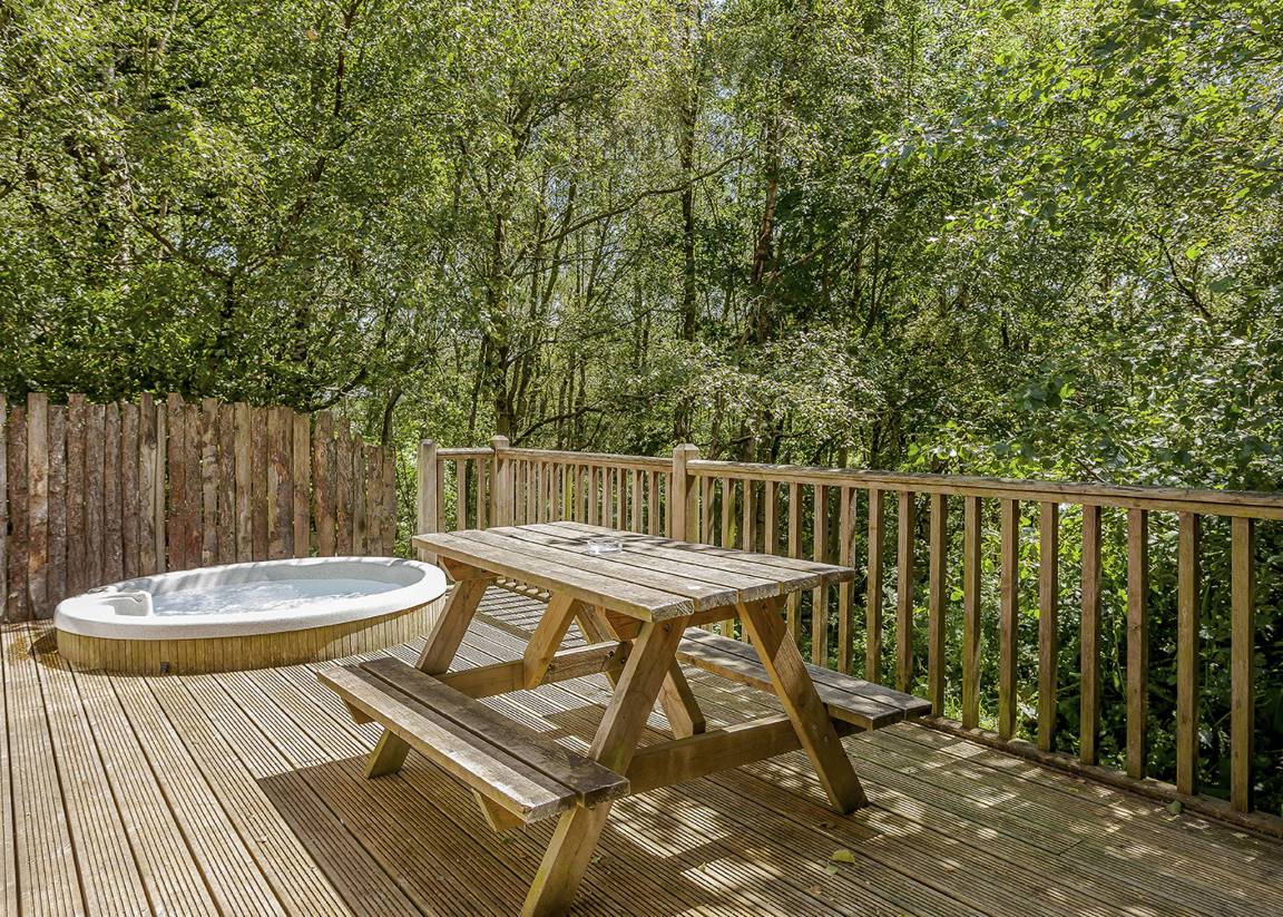 Chalet ∙ 2 Bedrooms ∙ 4 Guests - West Midlands