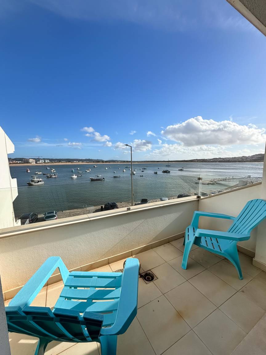 240 M² Apartment ∙ 5 Bedrooms ∙ 10 Guests - São Martinho do Porto