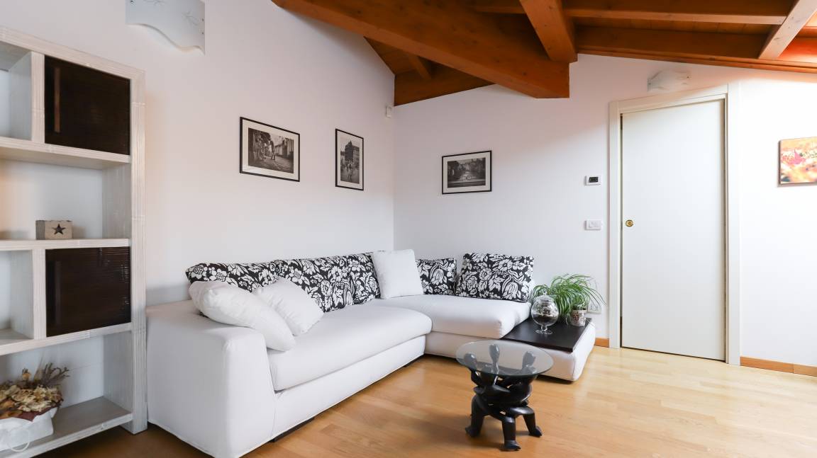 120 M² Appartement ∙ 2 Chambres ∙ 4 Personnes - Sesto San Giovanni