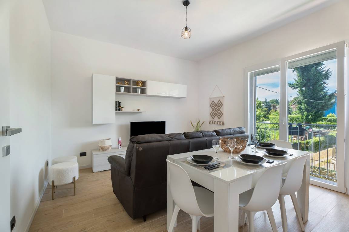 50 M² House ∙ 2 Bedrooms ∙ 4 Guests - Arona, Italy