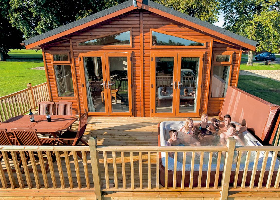 Chalet ∙ 2 Bedrooms ∙ 6 Guests - Suffolk