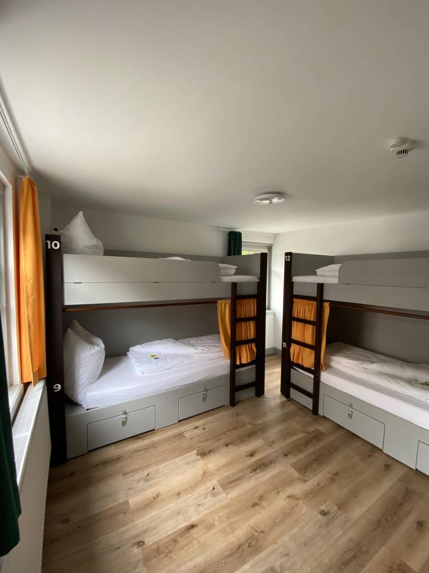 Hostel ∙ 7 Bedrooms ∙ 5 Guests - Black Forest