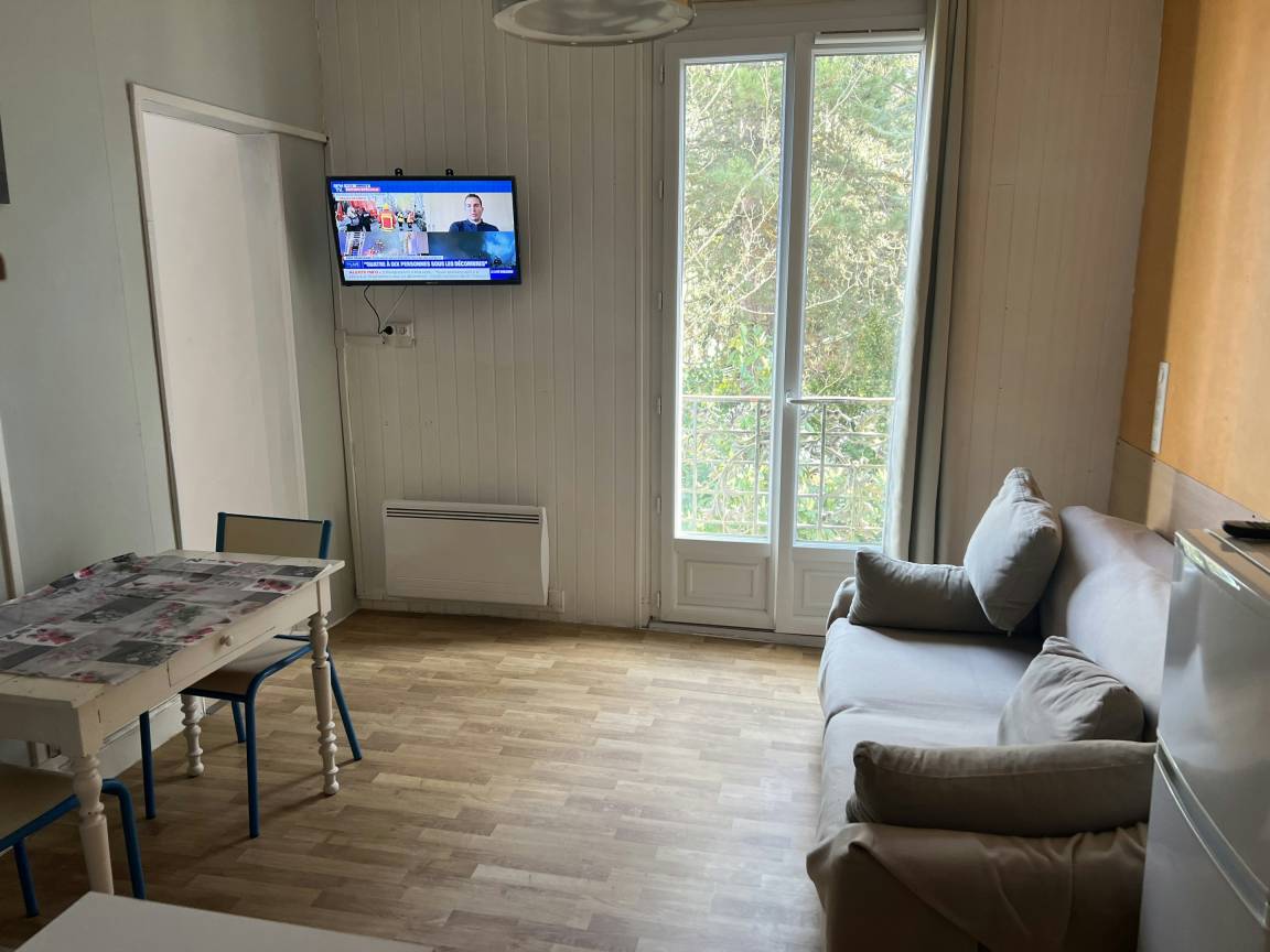 30 M² Apartamento ∙ 1 Habitación ∙ 2 Huéspedes - Commentry
