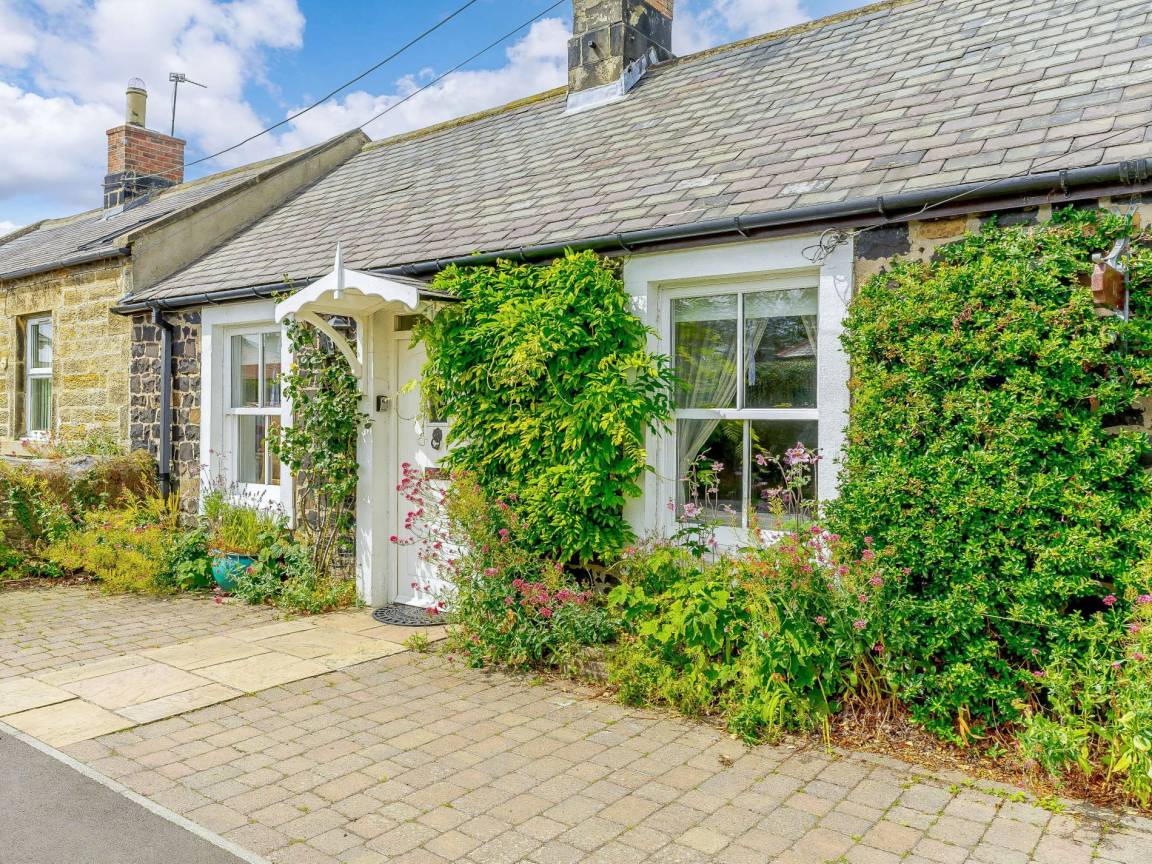 Cottage ∙ 2 Bedrooms ∙ 4 Guests - Craster