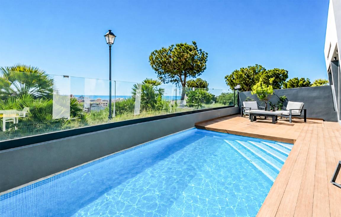 200 M² Maison De Vacances ∙ 4 Chambres ∙ 8 Personnes - Torre del Mar
