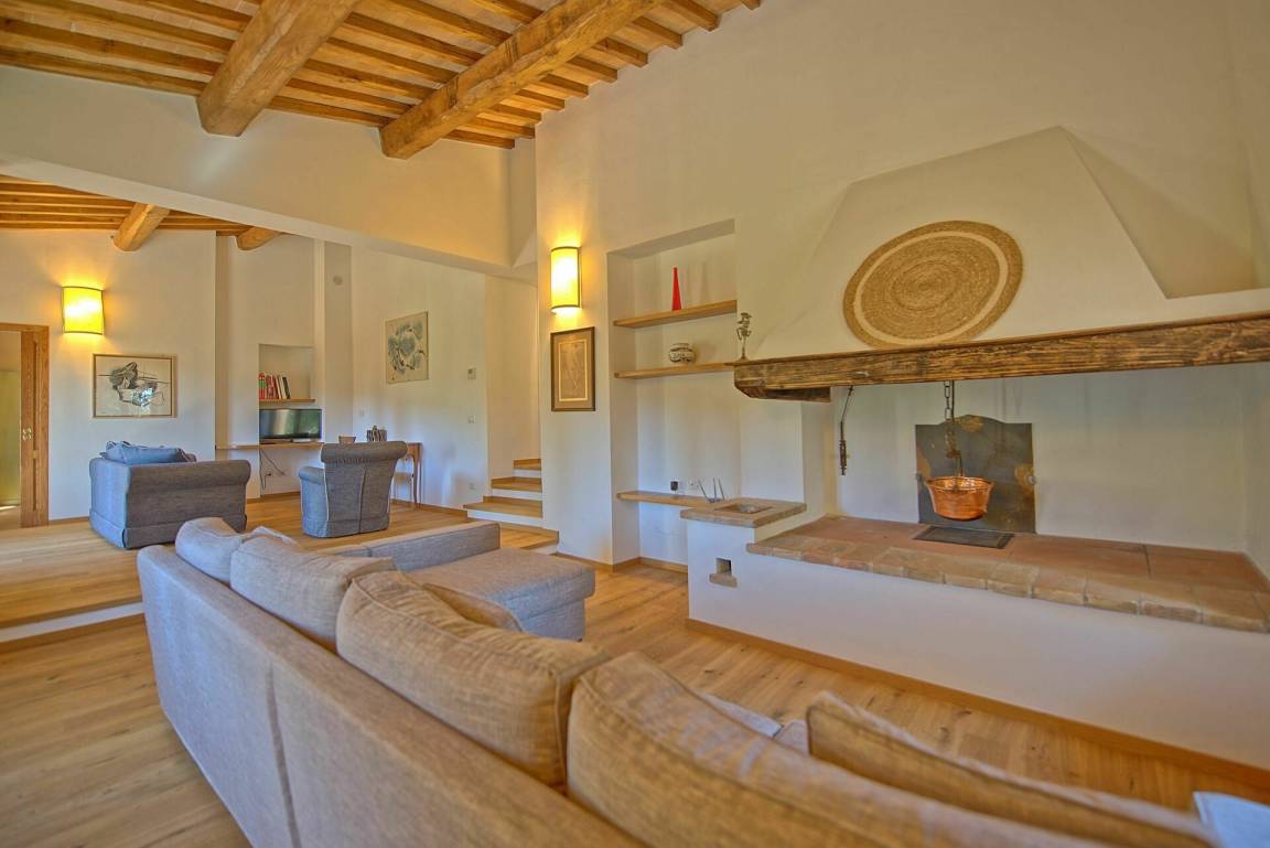 250 M² Villa ∙ 4 Bedrooms ∙ 8 Guests - San Gimignano