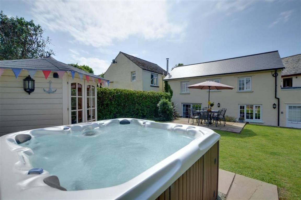 코티지 (자연 속의 작은 별장) ∙ 침실 3개 ∙ 게스트 5명 - 울라콤