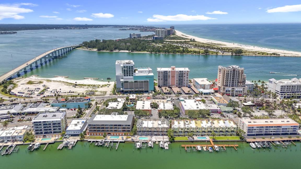 211 M² House ∙ 3 Bedrooms ∙ 8 Guests - Clearwater, FL