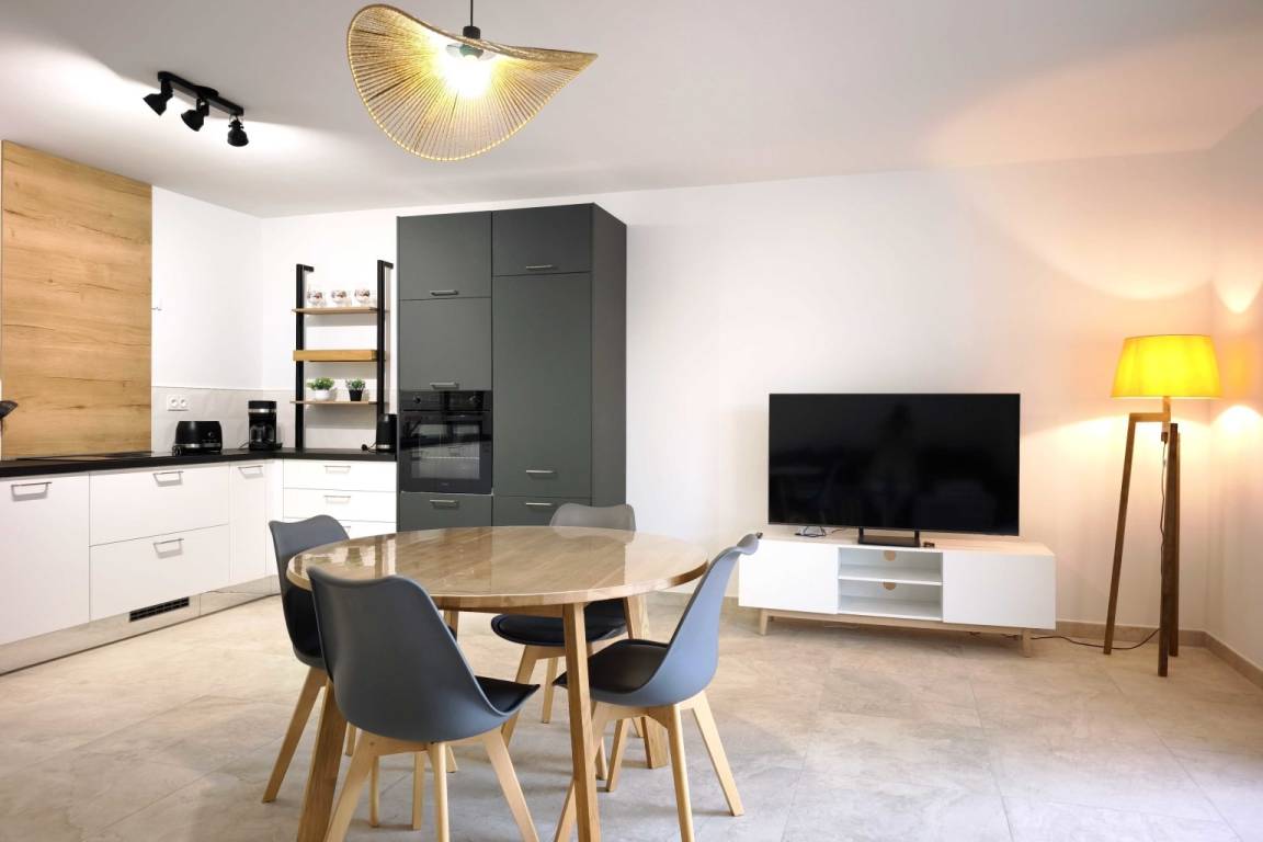 72 M² Apartamento ∙ 2 Habitaciones ∙ 6 Huéspedes - Ajaccio