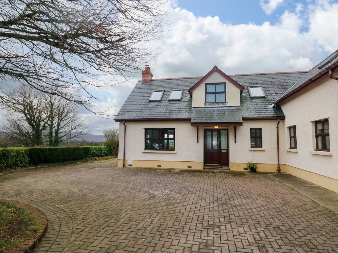 Cottage ∙ 5 Bedrooms ∙ 10 Guests - Saint Dogmaels
