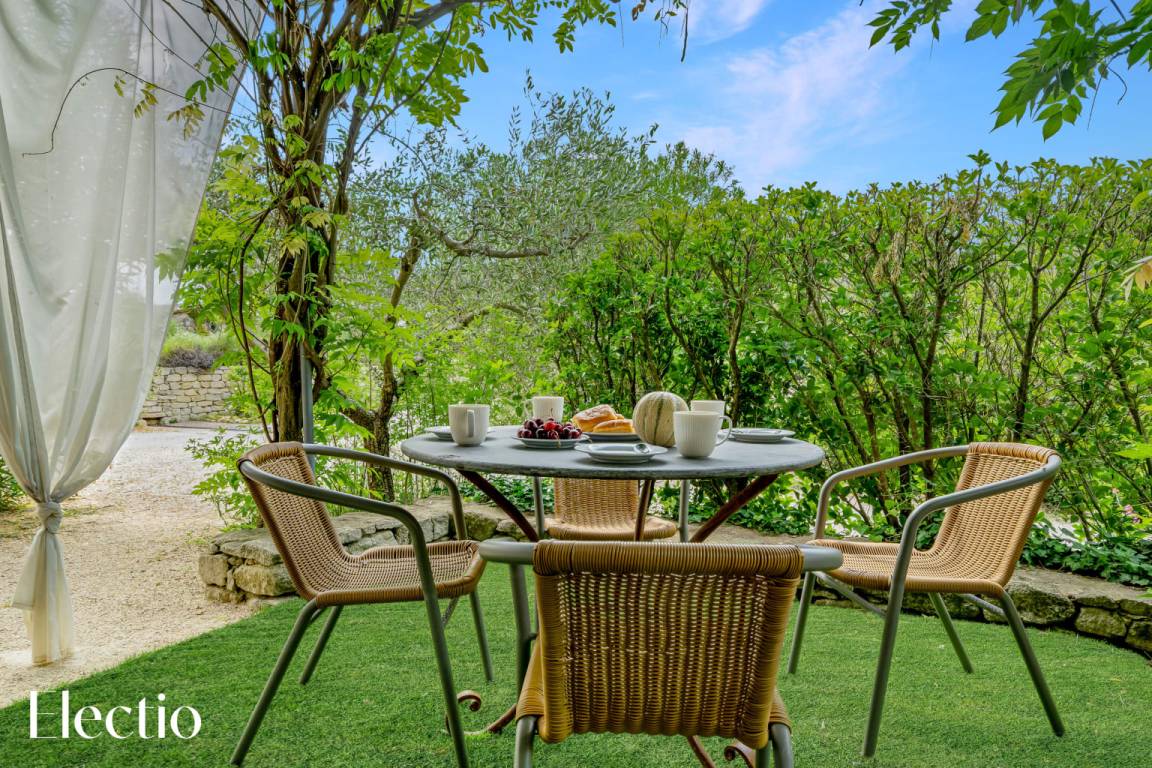 56 M² Appartement En Copropriété ∙ 2 Chambres ∙ 4 Personnes - L'Isle-sur-la-Sorgue