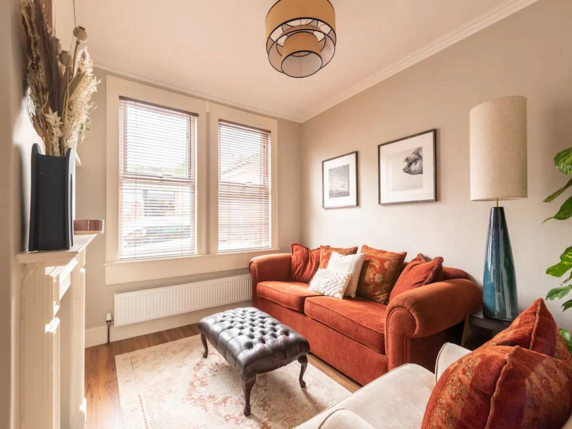 111 M² Huis ∙ 2 Slaapkamers ∙ 4 Gasten - Bath