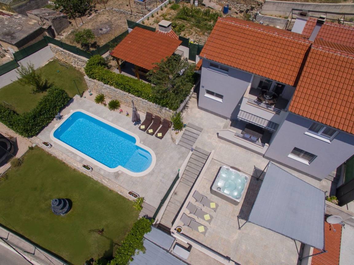 160 M² Casa ∙ 3 Habitaciones ∙ 7 Huéspedes - Split