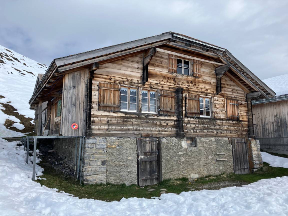 100 M² Ferienhaus ∙ 4 Schlafzimmer ∙ 16 Gäste - Adelboden