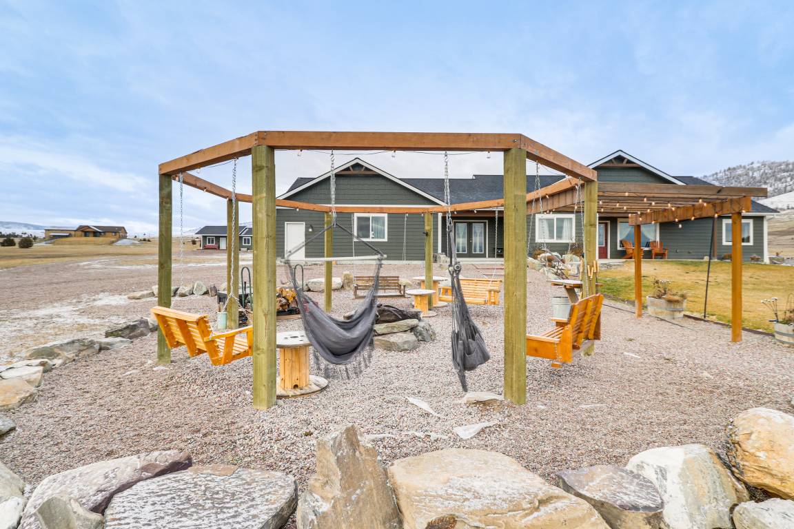 91 M² Cottage ∙ 2 Bedrooms ∙ 4 Guests - Montana