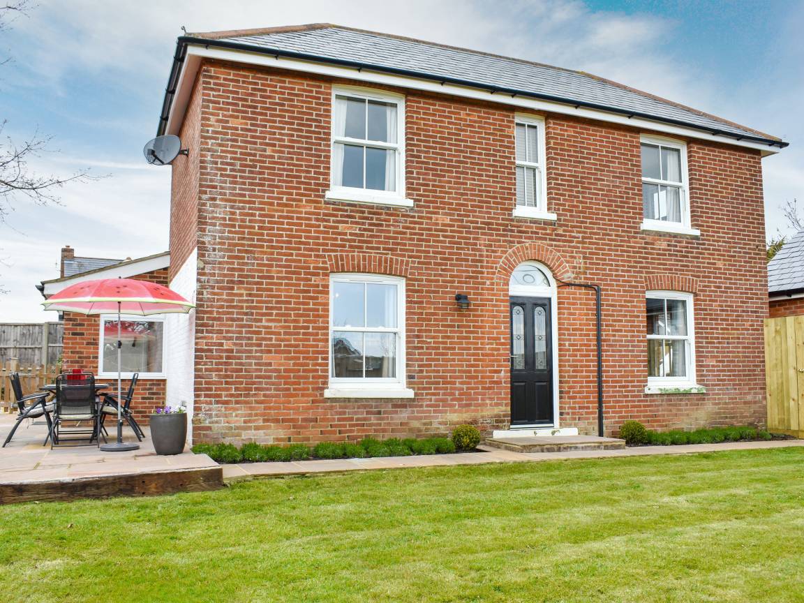 Cottage ∙ 3 Bedrooms ∙ 6 Guests - Shanklin