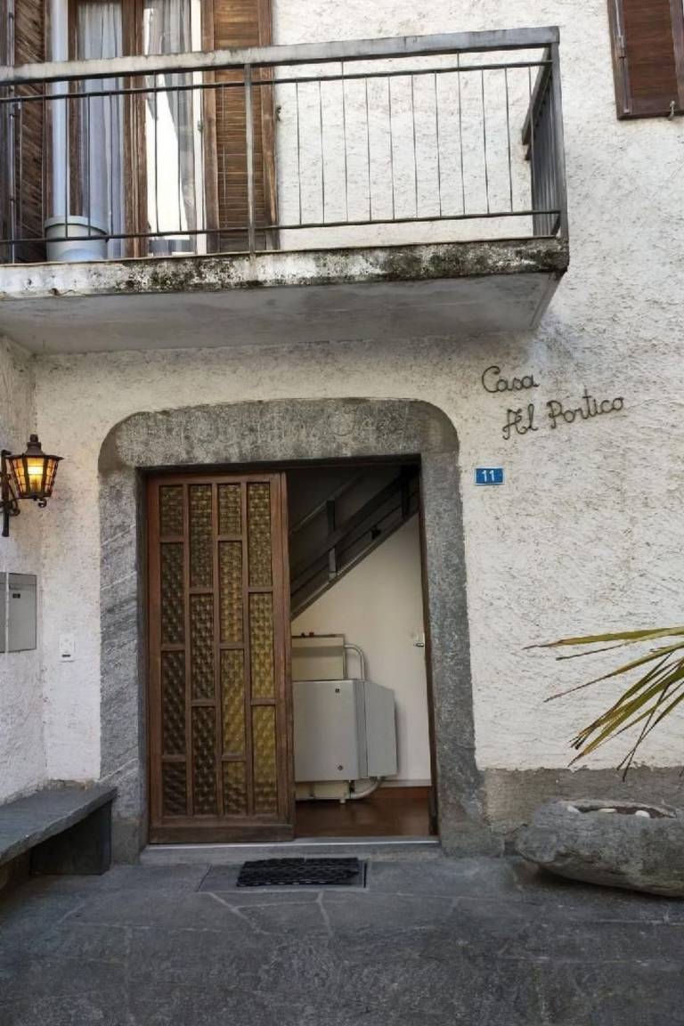 120 M² Ferienwohnung ∙ 1 Schlafzimmer ∙ 5 Gäste - Cevio