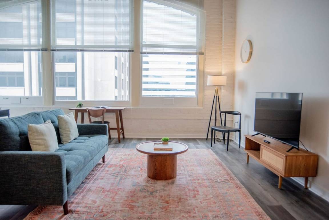 Apartment ∙ 3 Bedrooms ∙ 8 Guests - Indianapolis, IN