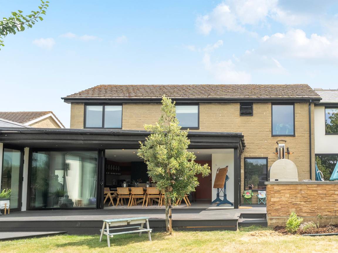 Cottage ∙ 6 Bedrooms ∙ 12 Guests - Bicester