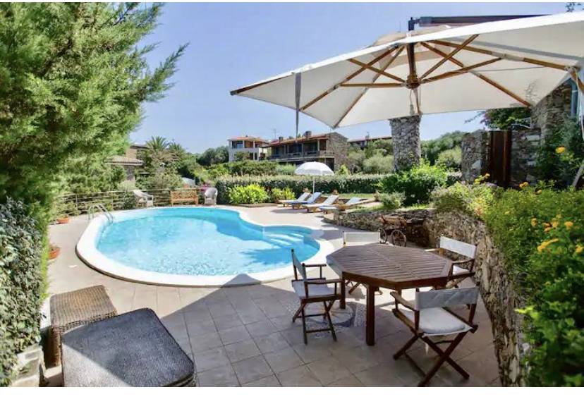 220 M² Villa ∙ 4 Chambres ∙ 8 Personnes - Stintino