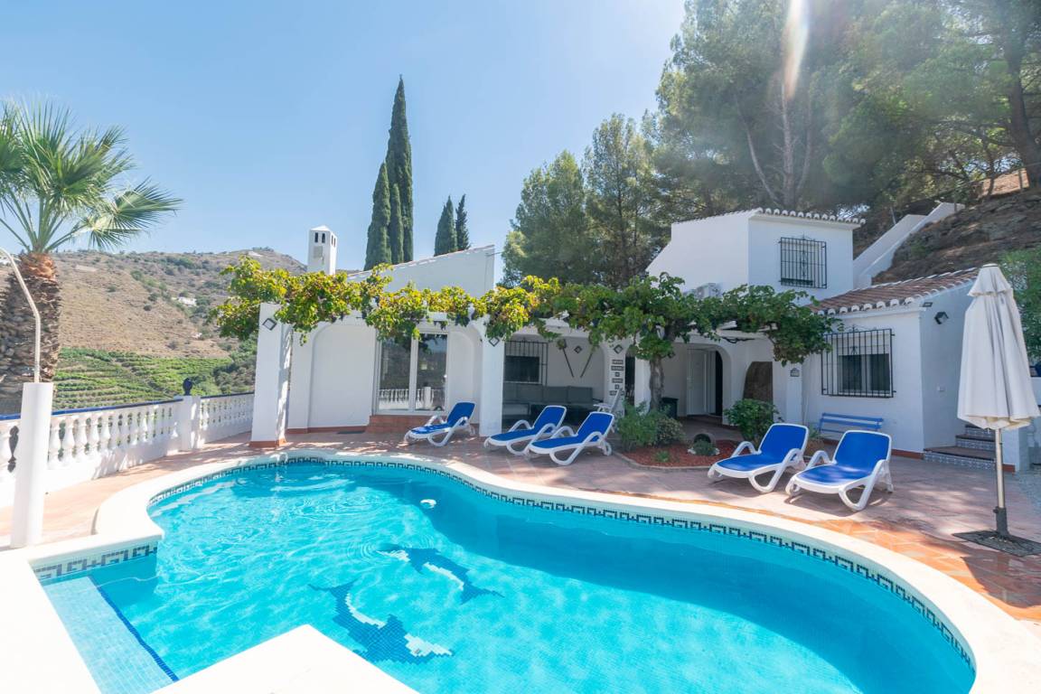 140 M² Villa ∙ 4 Schlafzimmer ∙ 8 Gäste - Torrox-Costa